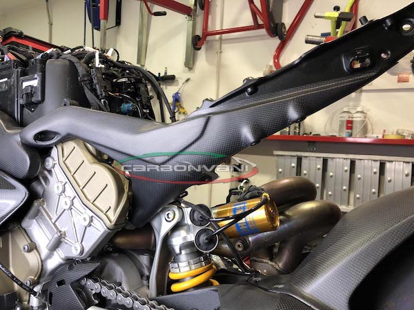 Carbonvani - Ducati Panigale V4 / S / R / Speciale Carbon Fiber Rear Subframe Covers (pair)